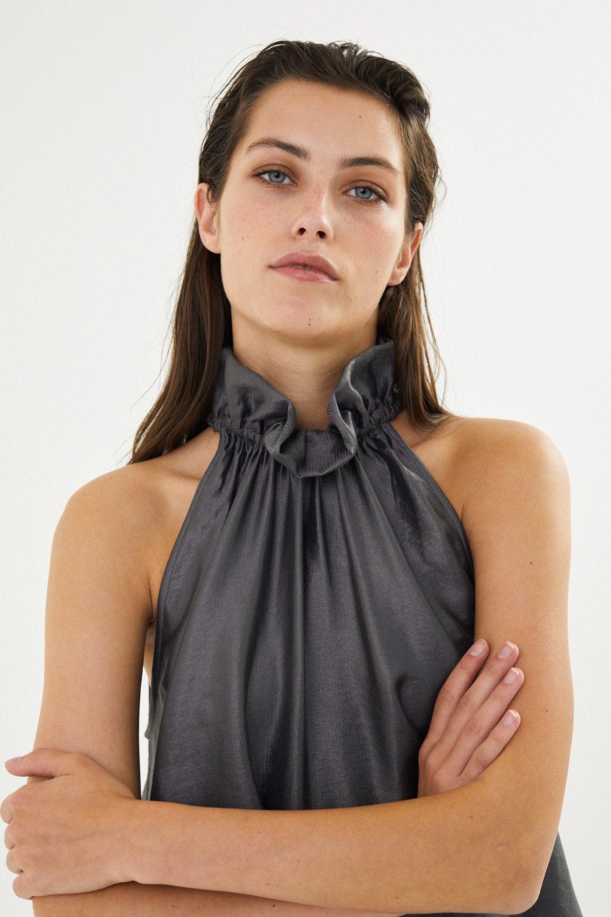 Hali - Hammered metal halter top I Gun metal – Rabens Saloner